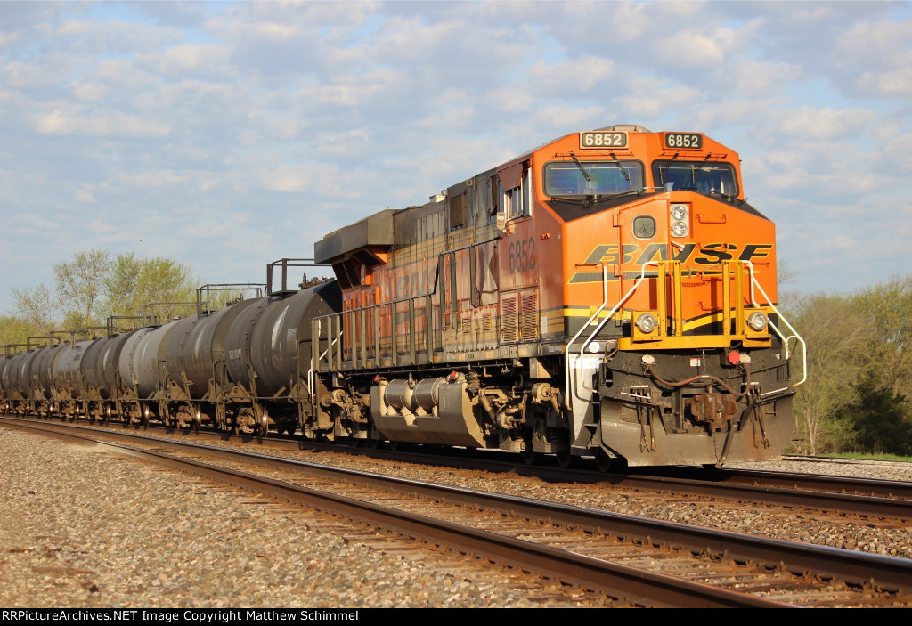 BNSF 6852 - DPU